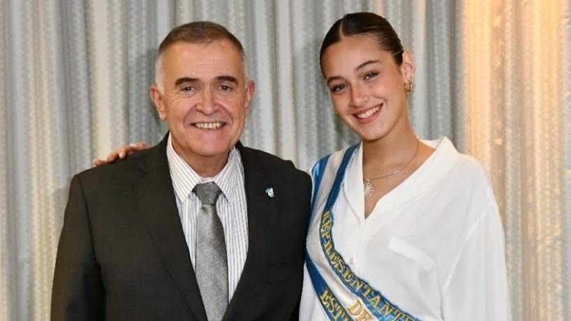 Es solo el primer paso Jaldo recibió a Josefina la tucumana Reina