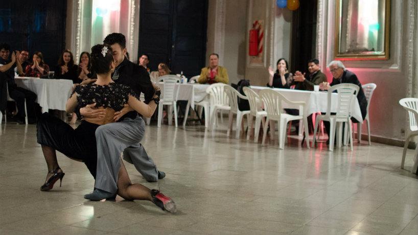 Milongas, shows y un campeonato deleitarán a los amantes del tango ...