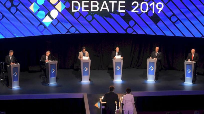 Espectacularizar la política o debate presidencial, llamalo como ...