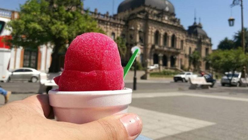 ¡Metele una achilata!: Tucumán arderá con una térmica de 37°C - Tucumán ...