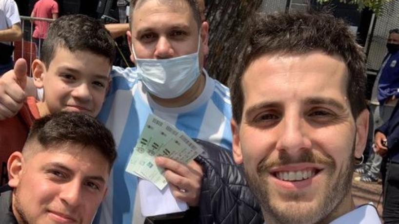 "No nos dejan entrar a la cancha": la pesadilla de los hinchas ...