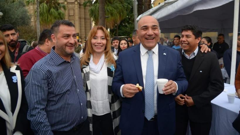 Con el chocolate patrio, Tucumán arrancó los festejos del 25 de Mayo ...