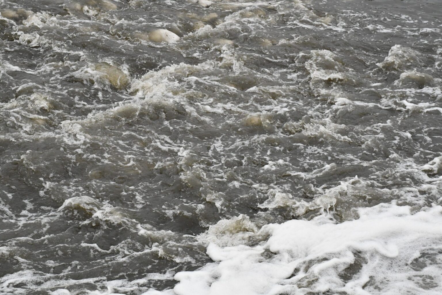 Extracción de agua en el Río Salí: una investigación federal busca ...